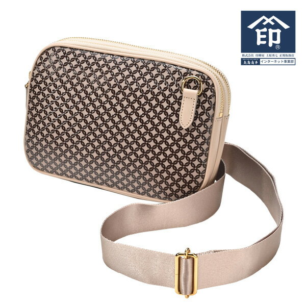 商品詳細 素材 柄の付いている箇所の地革は天然の鹿革(本革)、柄は漆で付けてあります。 そのほか牛革やナイロン素材が使われています。 仕様 商品名：24ポシェット サイズ：約 16cm × 22.5cm × 5.5cm 重　さ：約 400g...