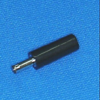 ※お一人様5個まで購入可能です。外径3.4mm 内径1.4mmのDCプラグです。プラスチック部分は回すと外れますので外して電線をはんだづけしてください。【仕様】・コネクタの形態：1.4mmプラグ・色：黒・形式：ストレート・端子部処理：・材質...