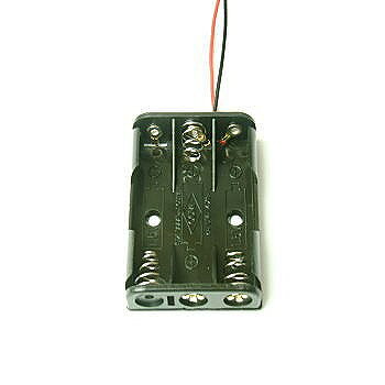 電池ケース 単四電池×3本　リード線付き【仕様】・本数：3本・配列：縦1×横3・端子形状：リード線・色：黒・ボディー材質：PP単4電池x横3個直列の電池ケースです。●リード線が出ています。