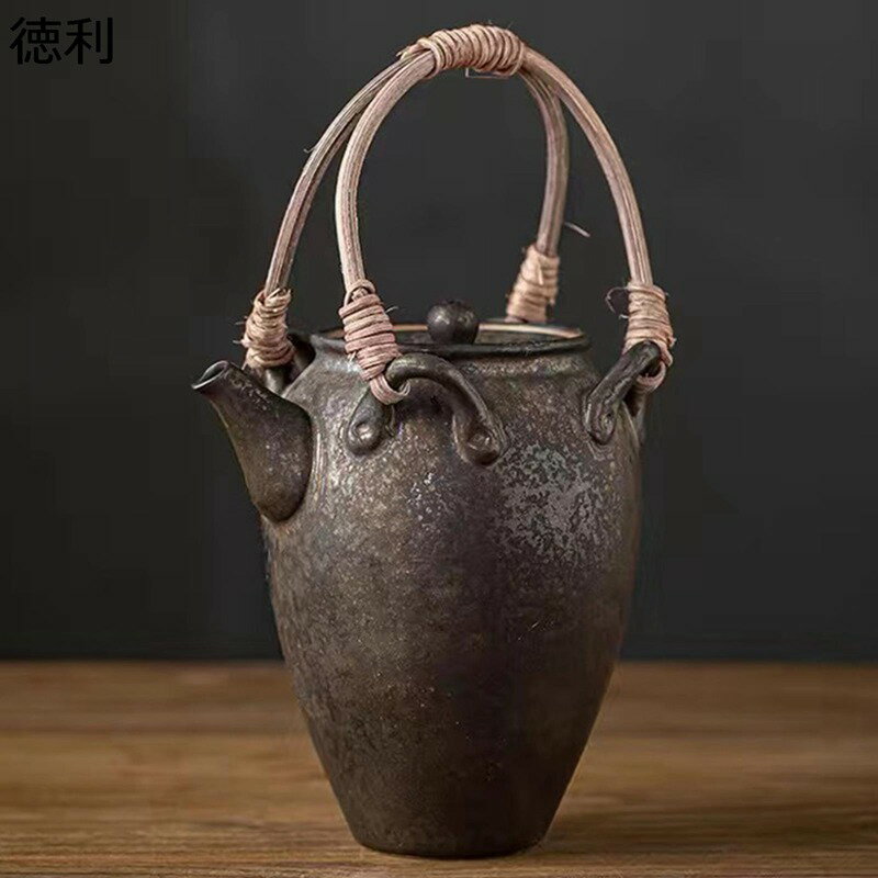 　　　 ◆◇◆人気の秘密◆◇◆ 【サイズ】徳利：口径5.3*高さ16.6cm 容量:280ml 盃:口径3.8*高さ4.8cm 容量:40ml ♪徳利と盃がセットになった、お酒を楽しめる酒器セット ♪高品質の素材で作られており、耐久性があり...