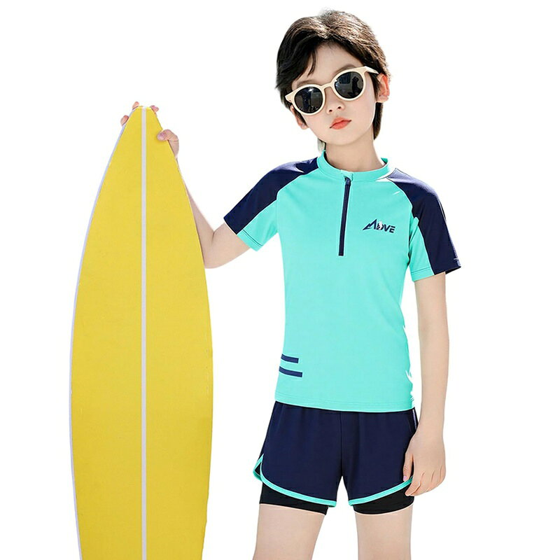 　　　 ◆◇◆売れている秘密◆◇◆ 【スクール水着 男の子 セパレート】脱ぎ着がしやすいセパレートタイプのスイムウェア上下セットです。半袖トップスのハーフジップ仕様により、濡れた状態でもスムーズに着脱が行えます。ネイビーとミントグリーンの爽...
