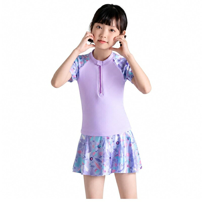 　　　 ◆◇◆売れている秘密◆◇◆ 【キッズ水着女の子セパレートで体型カバー】お腹やお尻周りの露出を抑えるスカートデザインと、肩や二の腕をカバーする半袖トップスのセットアップです。体に程よくフィットするシルエットで、すっきりとした着痩せ効果...