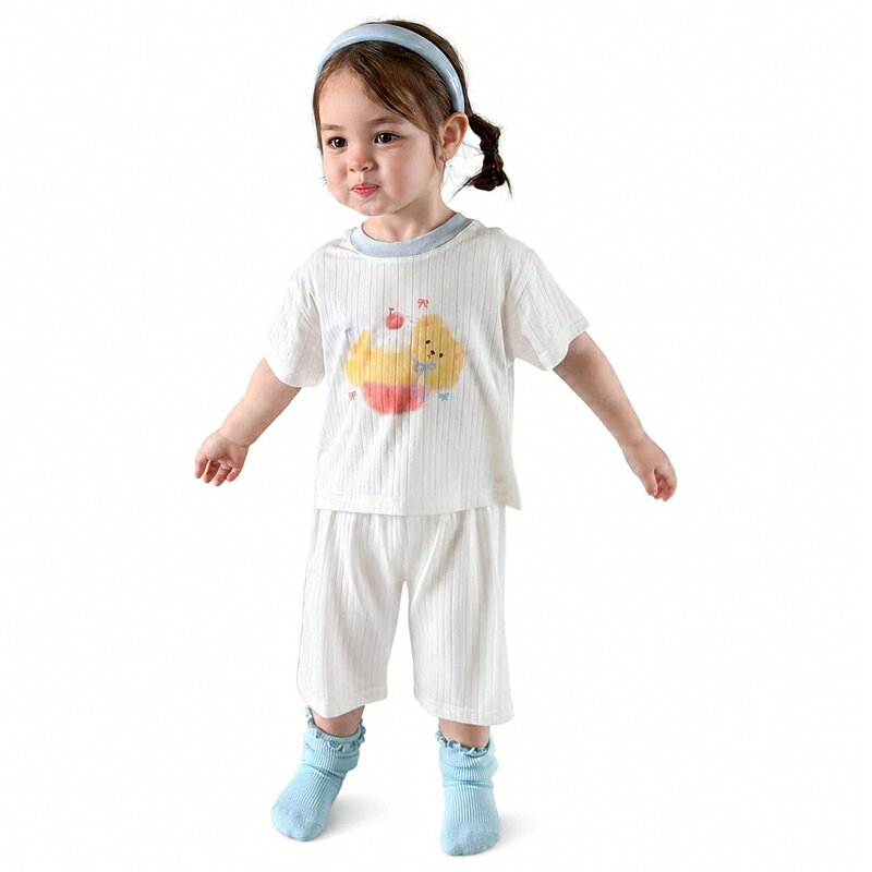 　　　 ◆◇◆売れている秘密◆◇◆ 【キッズパジャマ】リラックスタイムを快適に過ごせる、子供用の半袖Tシャツと五分丈パンツの上下2点セットアップです。お部屋の中でのびのび動けるゆったりとしたサイズ感とシルエットで、就寝時の寝返りやお家でのリ...