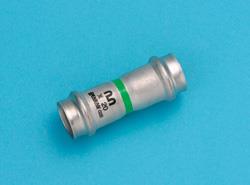 【一般配管用ステンレス鋼管対応継手-セーフティー機能付プレス式継手】●セーフティーエッジ：パイプの差し込み不足があってもシール材外側のエッジ効果で、水圧試験でリークしない限り、充分な引抜阻止性能(SAS322規格)を有します。●セーフティー...