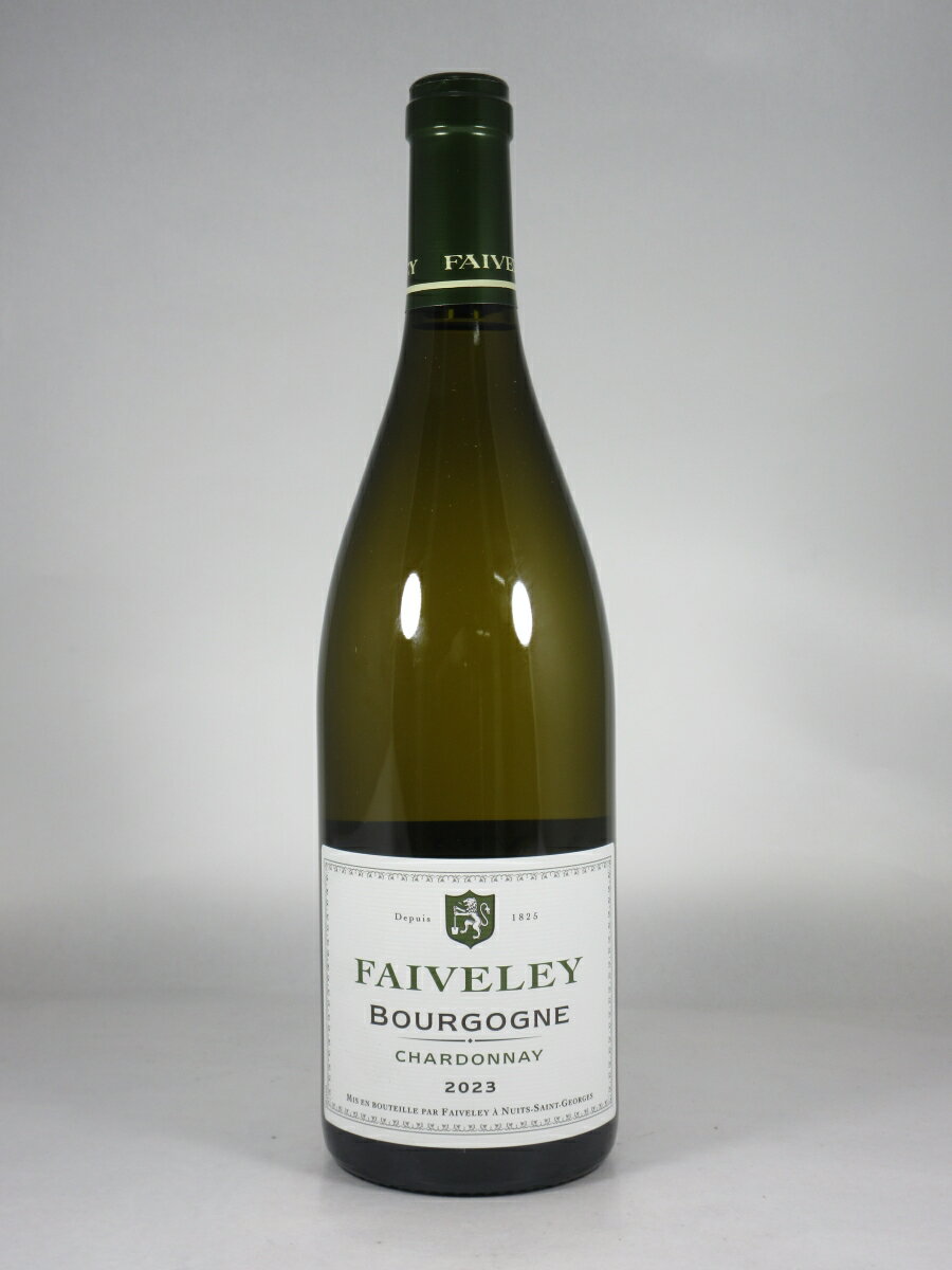 商品説明ブルゴーニュに140haを所有する大ドメーヌであるフェヴレがつくるベーシックワイン。透明感のある淡いイエロー。フレッシュなアタックから始まり、柑橘類、白い花、白桃、蜂蜜、ほんのりヘーゼルナッツ。ピュアな酸味と果実味、そしてミネラルが...