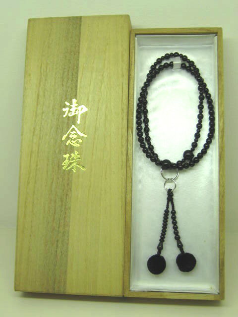 数珠は貴方の心の支えとなるはずです。 数珠はすべて「人の手」で作ります。 職人たちは使って下さる方の事を想いながら 精根を込めて作っております。 ■サイズ：長さ約230mm（房含む） ■約6mm玉 ■桐箱入 ■本式浄土宗用 ※表記サイズや玉...