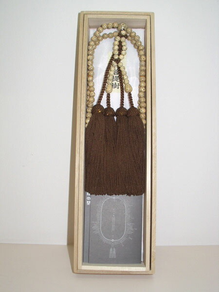 仏前で合掌礼拝する時は、 必ず念珠を手にかける事になっております。 念珠を手にかけることによって心が引き締まります。 仏前におまいりする時は元より、できれば、 いつも数珠を手にかけて、 自分の心をよきに導きたいものです。 ■サイズ：長さ約3...