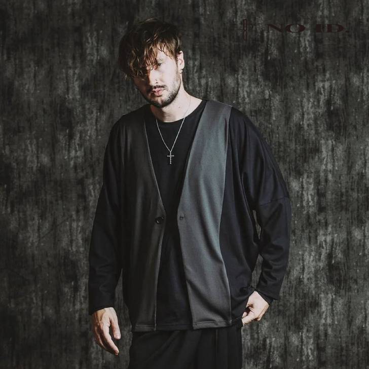 商品情報素材/材質ポリエステル91％、ポリウレタン9％サイズ/寸法サイズ詳細(単位cm)Fサイズ:胸囲196、着丈75、肩幅98、裄丈83、袖丈34、裾幅126その他商品説明ボクシーなシルエットと滑らかな肌あたりが特徴のVネックカーディガン...