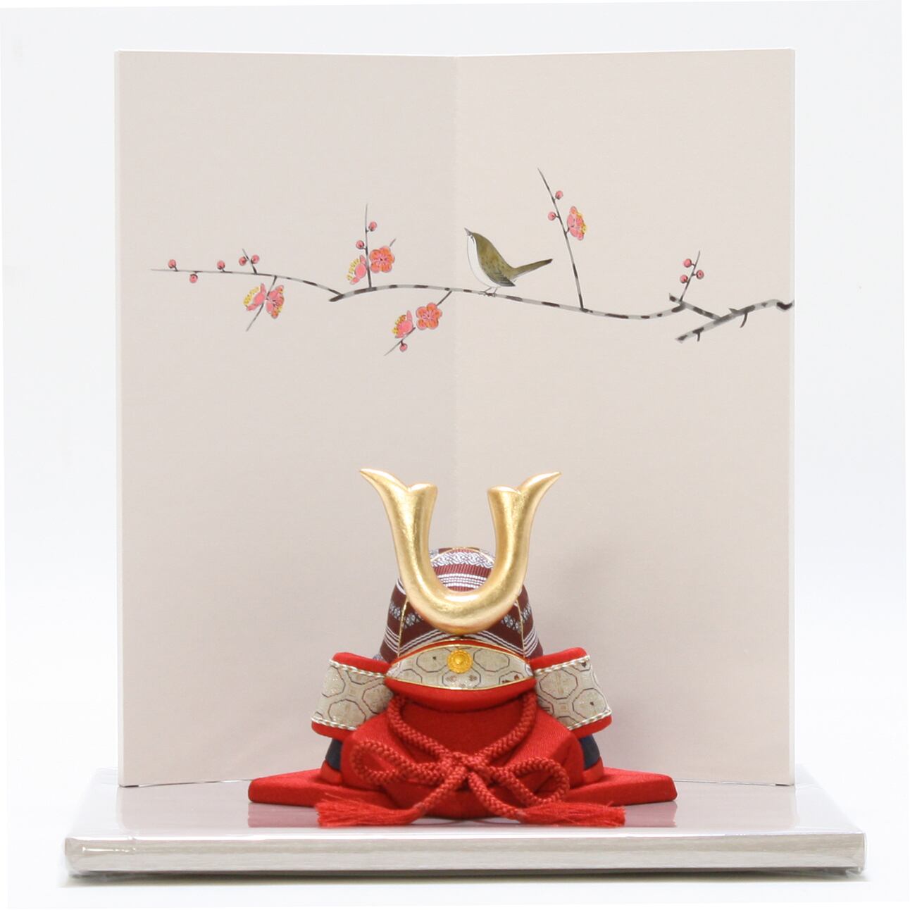 詳細 博多献上柄には、親が子を守るという意味の「親子縞」、子が親を敬うという意味の「孝行縞」があります。お人形は経済産業大臣 認定の木目込み人形伝統工芸士の柿沼東光作です。博多織正絹（SILK100％）を使用しています。屏風には太宰府の梅と...