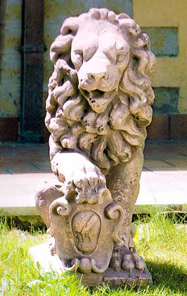 　【イタリア製】ソマリアライオン（左） 　■寸法：高さ約74cm 約44cm×約47cm　　　 重量約90kg 　■ITALGARDEN社の工房で製作された作品です。 　こちらは粒状の大理石と白セメントを調合・型取りし 　丹念な各工程を経て...