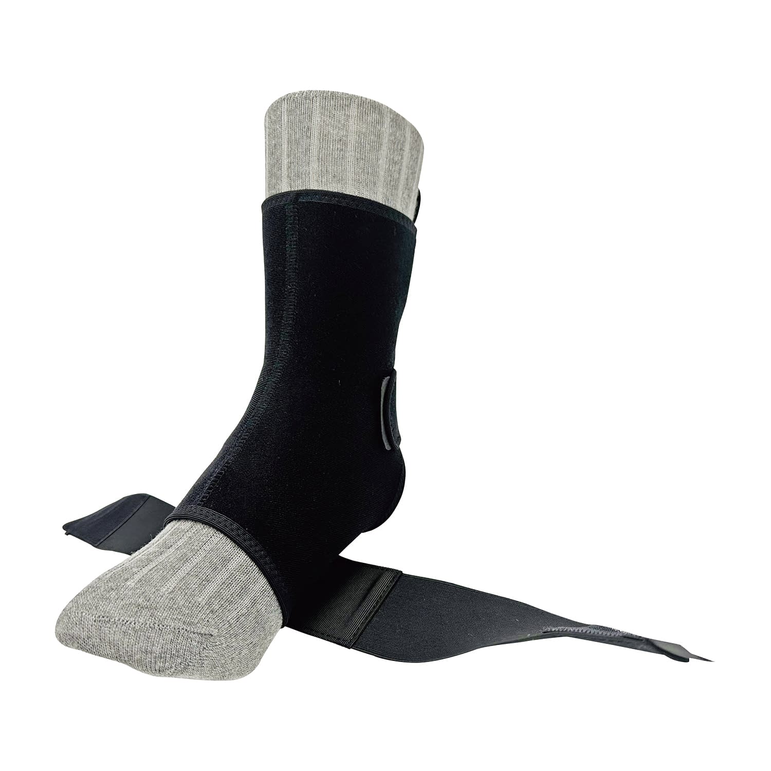 軽度固定タイプ。芯材を薄くしたことにより靴が履きやすいリアエントリータイプです。左右兼用。カラー：黒 材質：ナイロン、ポリウレタン、ポリエステル 個装入数：1袋松吉医科器械｜総合カタログ｜医療・介護・ドクター・ナース