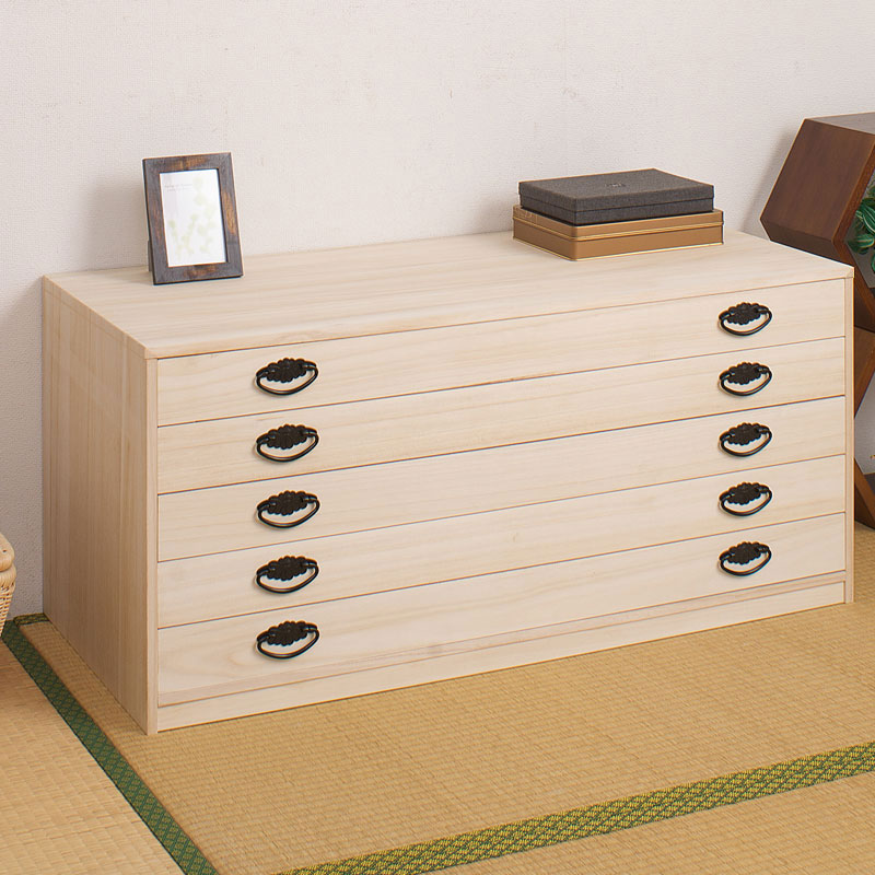 桐引出しタンス5段 hi-rh0002 調湿機能に優れた桐材は、衣類の収納に最適！ 着物やカシミヤなど、大切な衣類の保管にはやっぱり桐。桐は古来より日本の四季に最も適した素材として箪笥などによく使われています。桐には他の素材と違い調湿機能が...