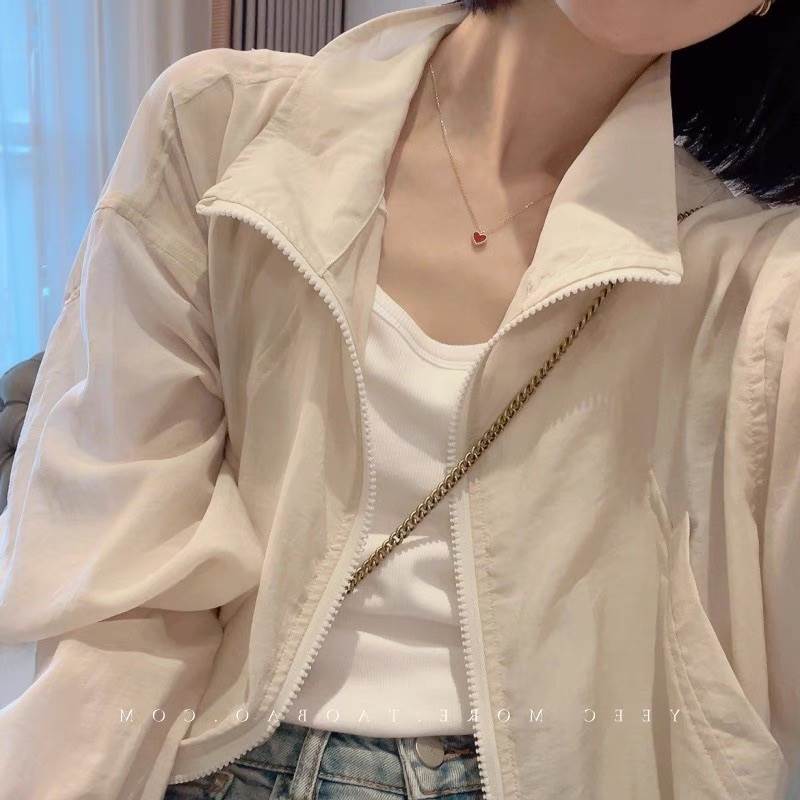 休日のスタイルを格上げする、万能ジャケット！シンプルかつおしゃれに決まるジャケット。長袖とドロストデザインが、ストリートからカジュアルまで幅広く対応。大人可愛い雰囲気で、レトロ感とこなれ感をプラス。無地のベーシックなデザインが、春秋のアウト...