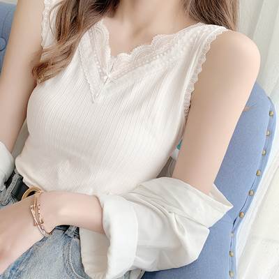 レースのデザインが可愛いトップス。1着でもインナーにも使える。色展開 ホワイト ライトグレー ベージュ ピンク ブラックサイズ Fサイズ(cm)F /着丈 54 /バスト 70-100《商品について》※当ショップは海外からのノーブランド商品...