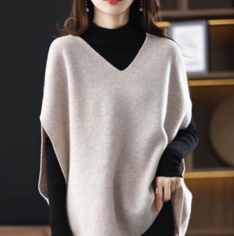 カジュアルに着用できるベスト。ゆるっと着用できる。色展開　ホワイト　ブルー　レッド　グリーンサイズ　M　L　XL《商品について》※当ショップは海外からのノーブランド商品になります。海外製品のため日本商品に比べ品質が劣る場合がございます。糸の...