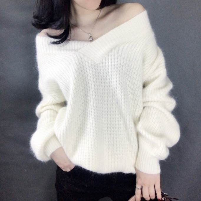 上品でカジュアル、そして抜け感があって、どんな着こなしにも合う長袖セーターです。とろみ感が出るゆったりシルエットで、体型カバーもバッチリ。春秋にぴったりの素材ですので、季節感のあるコーディネートも楽しめます。色展開 ホワイト オレンジ ダー...