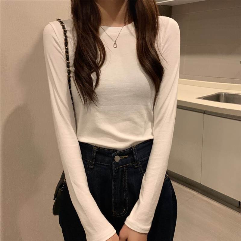 かわいくても上品な雰囲気が一枚で叶う、レディーストップスの登場です！シンプルでありながら、着こなし次第で様々なスタイルに合わせられるトップスです。流行に左右されず、永く使える定番アイテムとして、春から秋まで幅広いシーンで活躍します。オフィス...