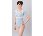 型番 4806 M アンダーバスト79〜87（cm） 特長 ●肩甲骨を押さえることで背筋が伸び、美しい姿勢を保ちます。 ●脇下がゆったりしているので快適に使用できます。 ●メッシュ構造ですので通気性に優れています。 仕様 ●材質：ナイロン・...