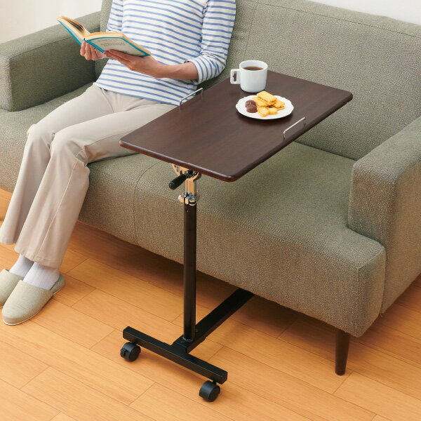 お好みの高さと角度に調節！暮らしに合わせて自由に使える！お好みの高さと角度に調節！暮らしに合わせて自由に使える！ソファーやベッドの下に脚を入れられるコの字型設計高くして配膳台として、低くしてソファーで、たたんで●取外し可能な転び止め付●キャ...