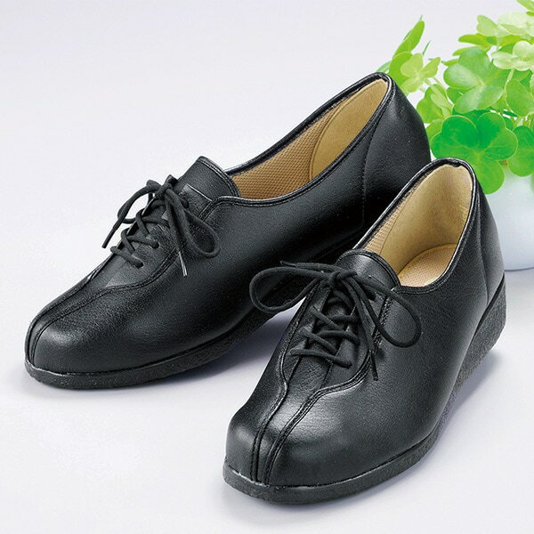 軽くてソフトなフォーマルシューズ！軽くてソフトなフォーマルシューズ！普段のお出掛けや旅行にも重宝します。安定感抜群で歩きやすいソールつまずきにくいトゥスプリング。踏んでも型崩れしにくい柔らか素材。●ゆったり幅広4E●超軽量168g(23cm...