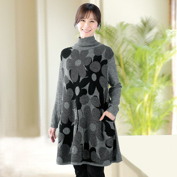 大きな花柄の大人可愛いセーター！大きな花柄の大人可愛いセーター！ポップな花柄をモノトーンでシックにまとめました。ゆったりシルエットで体型カバー。●M〜3L●綿100%スペック【サイズ(約)】バスト(適応)、肩幅、身丈、袖丈＜M＞101(79...