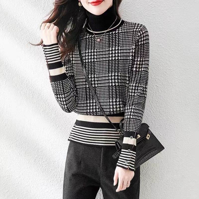 abc-3565落ち着いた色味のバイカラーが大人ガーリーなニットトップス。首元は雰囲気のあるタートルネックなので、女性らしい雰囲気をプラスするだけでなく、首元の華奢見せも叶えます。レトロな雰囲気漂う大きめのチェック柄は今年トレンドのデザイン...