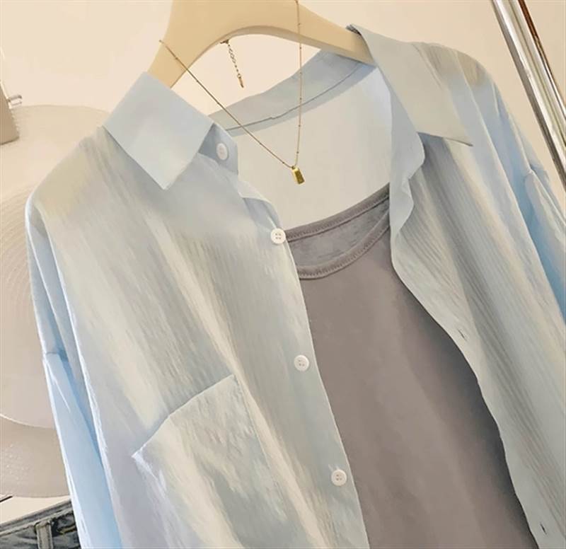 透け感のあるシャツとキャミソールの涼し気なセットです。柔らかなカラーでお洒落に決まります。色展開 ブルー グリーン ピンク ホワイト アプリコットサイズ S M L XLサイズ(cm)S /着丈 67 /バスト 104 /肩幅 50 /袖丈...