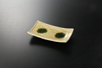 商品の仕様●灰釉くし目 9.0焼物皿●26.3×15×4.3cm●1個※商品画像はイメージです。複数掲載写真も、商品は単品販売です。予めご了承下さい。※商品の外観写真は、製造時期により、実物とは細部が異なる場合がございます。予めご了承下さい...