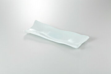 商品の仕様●青白瓷 削ぎ長皿(強化)●33.5×12×2.9cm●1個※商品画像はイメージです。複数掲載写真も、商品は単品販売です。予めご了承下さい。※商品の外観写真は、製造時期により、実物とは細部が異なる場合がございます。予めご了承下さい...