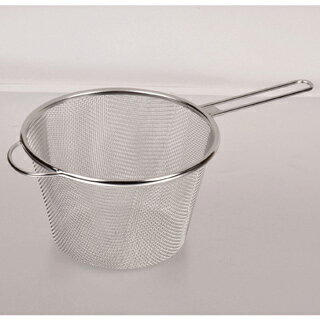 丈夫で衛生的なステンレス製のザルです。足付なのでシンク面に直接触れず、水切りもしやすい。お手入れ簡単。丈夫で長持ち、衛生的で人気商品です。家庭用にオススメです。商品の仕様本体サイズ:全長340×幅190×高さ115mm 製品重量:(約)22...