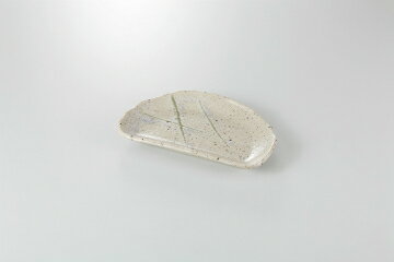 商品の仕様●均窯はんてん 半月皿●21×13.3×2.7cm●1個※商品画像はイメージです。複数掲載写真も、商品は単品販売です。予めご了承下さい。※商品の外観写真は、製造時期により、実物とは細部が異なる場合がございます。予めご了承下さい。※...