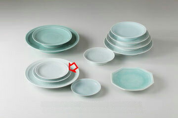 商品の仕様●青白瓷 平型菊彫6.0皿●18.7cm●1個※商品画像はイメージです。複数掲載写真も、商品は単品販売です。予めご了承下さい。※商品の外観写真は、製造時期により、実物とは細部が異なる場合がございます。予めご了承下さい。※色違い、寸...