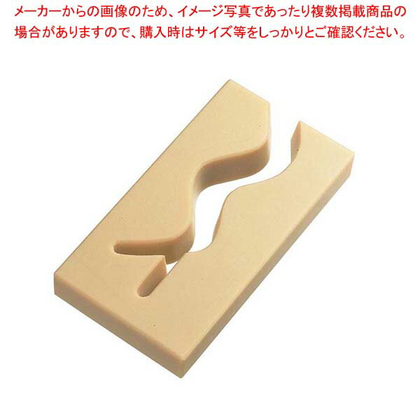 商品の仕様●外寸(mm)：220×115×H30 ●材質：プラスチック ■● 型に魚(鮎など)をはめ込んだ時、魚の頭が右にくるもの(右)と左にくるもの(左)があります。魚の串打ちの時、安全に、しかも同じ形に串が打てます。※商品画像はイメージ...