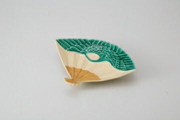 商品の仕様●緑交趾鶴 扇皿●22.3×18.4×4.8cm●1個※商品画像はイメージです。複数掲載写真も、商品は単品販売です。予めご了承下さい。※商品の外観写真は、製造時期により、実物とは細部が異なる場合がございます。予めご了承下さい。※色...