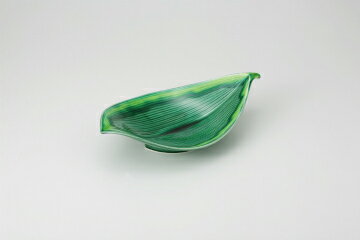 商品の仕様●緑釉黄流し 葉型8.5向付●25.5×14.8×5.6cm●1個※商品画像はイメージです。複数掲載写真も、商品は単品販売です。予めご了承下さい。※商品の外観写真は、製造時期により、実物とは細部が異なる場合がございます。予めご了承...