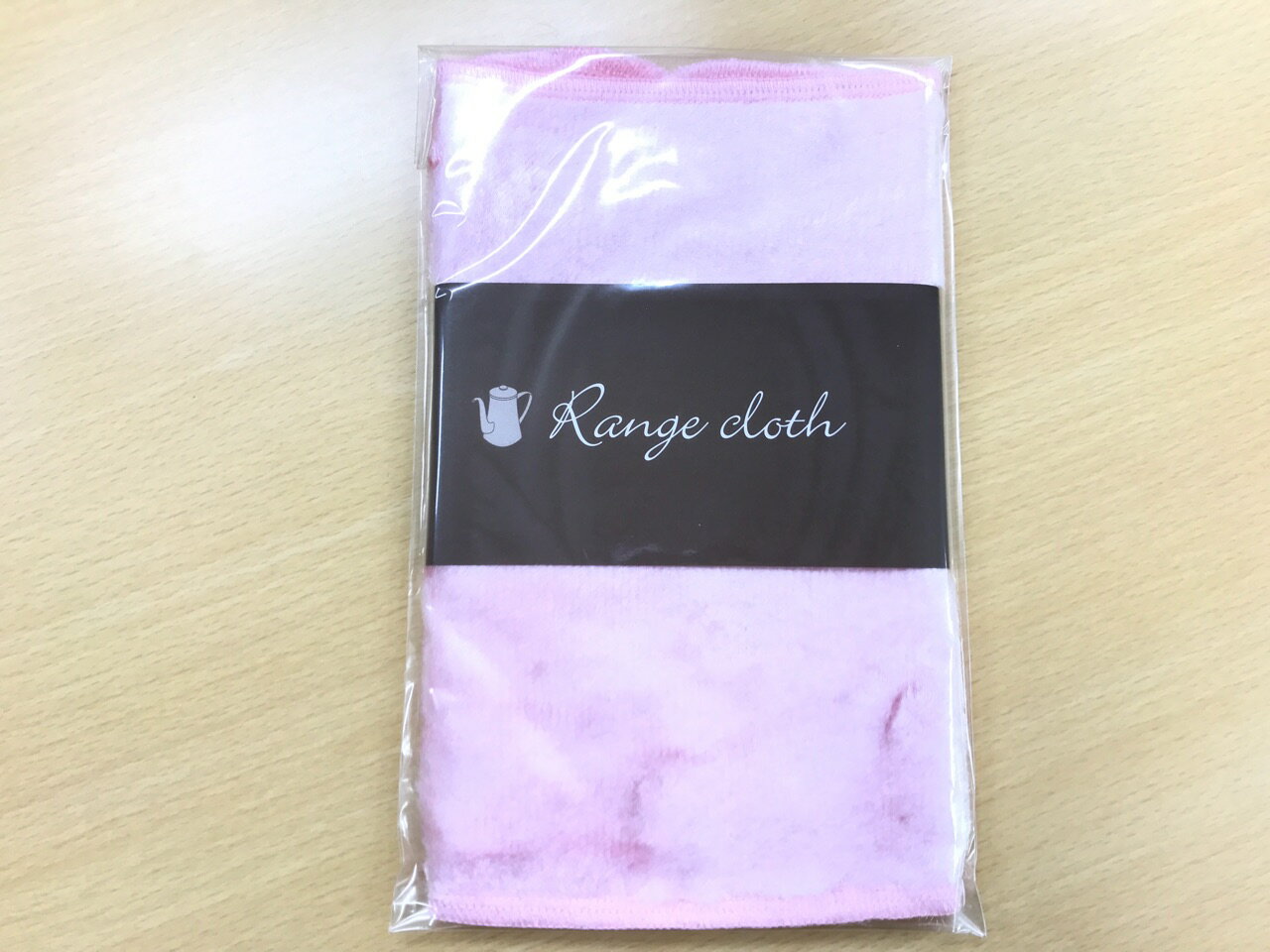 商品の仕様織物で有名な和歌山県で生産されている日本製の「レンジクロス」「レンジクロス」は、レンジ回りの油汚れやキッチンまわりの汚れをスッキリと拭き取ることができちゃう優れものです。吸水性に優れた素材だからサッと水分を拭き取れるので、リビング...