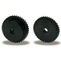 【メーカー特長】 　SRTBボス付ラチェットはボスに対する歯の向きに注意してください。逆向きはオーダー品として承ります。 　歯面高周波焼入れのため歯部及び歯底付近（1〜2mm程度）の追加工はできません。 ・歯の角度　　　　60° ・材料　　...