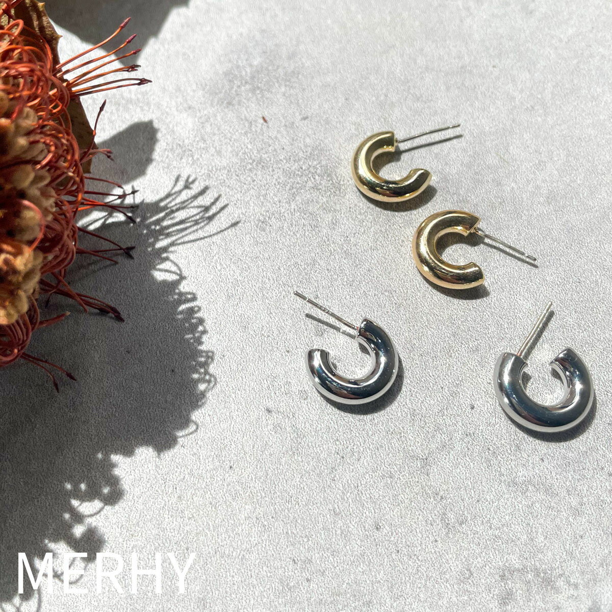 小ぶりなホールピアス！ 肉厚感のあるホールデザインで 丸みがありぷっくりしてて可愛い！！ 主張しすぎないサイズ感で どんなコーデにも合わせやすく 使い勝手抜群◎!! カラー シルバー ゴールド サイズ 全長約1.5cm 素材 合金、Silv...