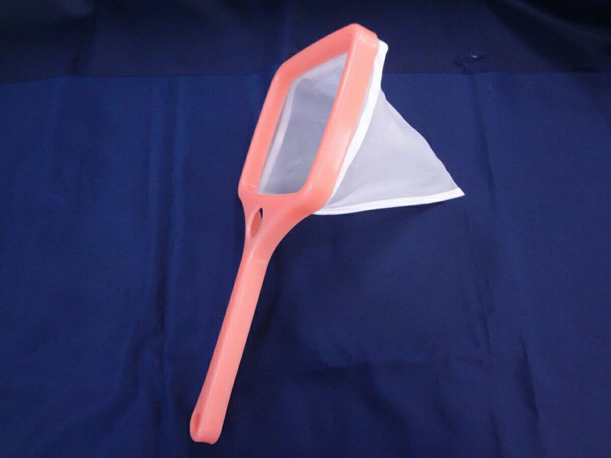 簡易型プランクトンネット円錐状 特徴：底が細くしてありプランクトンを集中させ採取が簡単にできます。取り外し可能！ サイズ：直径内寸φ134mm 高さ内寸190mm（枠から取り外した状態）折り返し20mm含む 高さ内寸170mm（枠に取り付け...