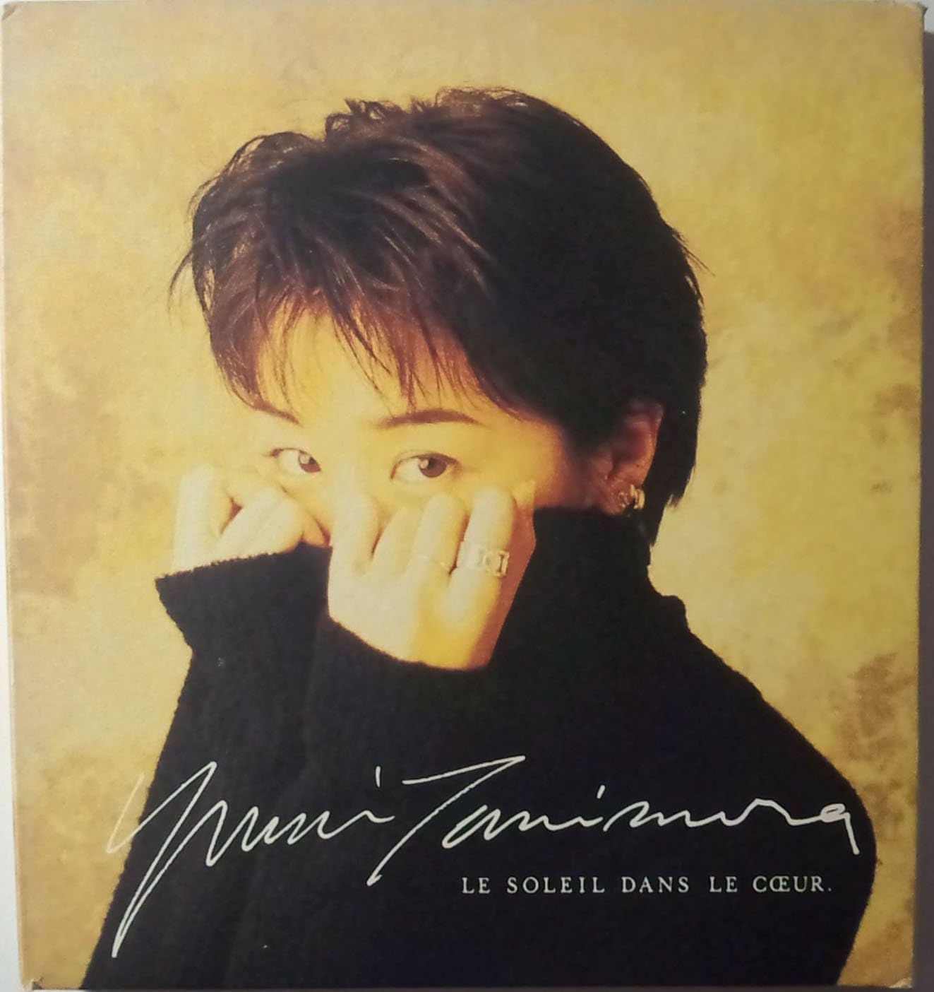 商品名【中古】幸福の場所~しあわせのありか~ LE SOLEIL DANS LE CCEUR / 谷村有美（帯無し）種別CD帯についてケースの外側に付属しているキャッチコピーが書かれている用紙のことです。状態正常動作確認済みその他一部商品は...