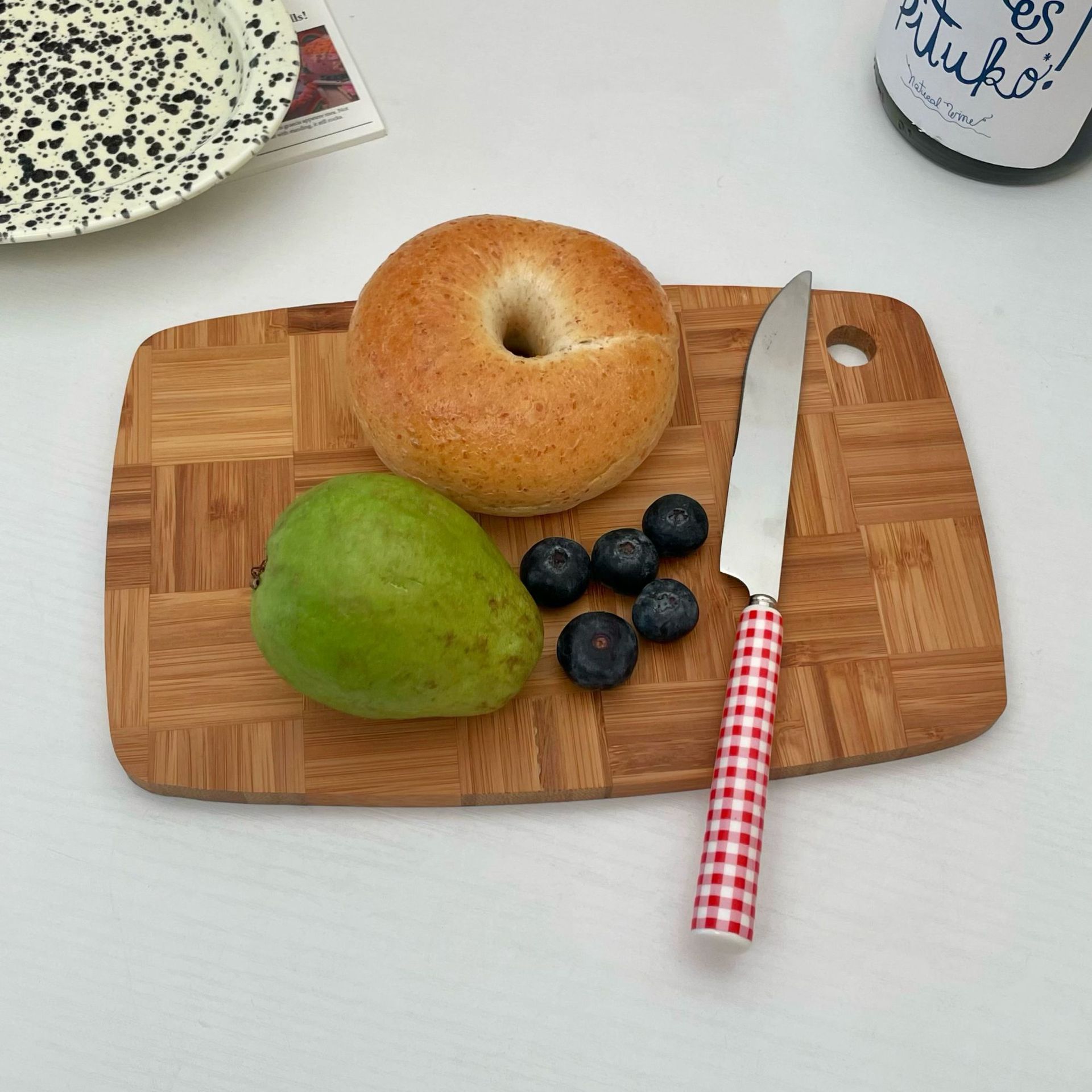 まな板 カッティングボード キッチン用木製まないた カットボード 取っ手付き 天然素材 軽量 環境に優しいまないた キッチンボード おしゃれ 木製トレー ランチトレイ ピザ パン切台 ステーキプレート キャンプ アウトドア 料理 家庭用 "...
