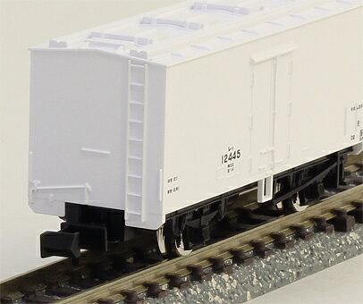 ヨ6000は、1962年から製造された、貨物列車用の車掌車です。2軸貨車などを用いた貨物列車の最後尾に連結され全国各地で活躍しましたが、貨物列車の車掌常務廃止とともに1988年までに全車廃止となりました。●ミニカーブ対応（TNカプラー交換時...