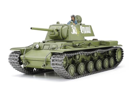 ■商品説明【祖国防衛のために戦ったグリーンの巨体】1939年に制式採用されたソ連軍の重戦車がKV-1です。様々なタイプが生産されたKV-1の中でも、1941年型と呼ばれる車輌は、主砲に同時代のドイツ戦車の装甲を遠距離から貫徹できる長砲身の7...