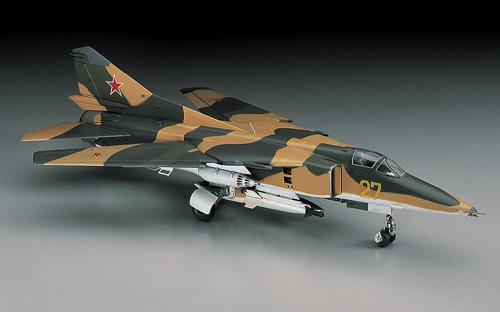 ■商品説明ミコヤンMIG-27フロッガーDは、ソ連空軍の可変後退翼戦闘機MIG-23の対地攻撃能力を発達させた戦闘/攻撃機です。可変後退翼や尾翼はMIG-23と同じですが、レーダー火器管制装置が取り外されたため、機首は偏平な形に改められ、コ...