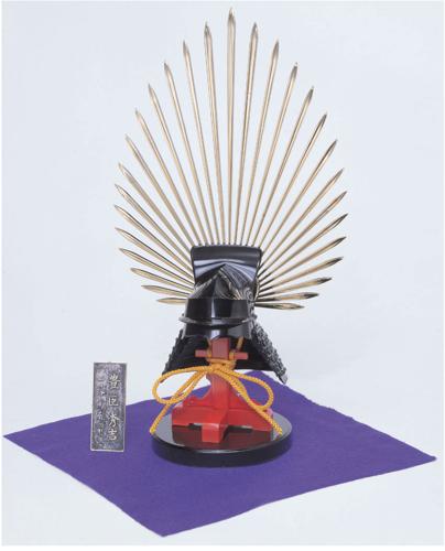■商品説明希代の名武将たちの鎧兜を1/4スケールでモデル化した『名将兜シリーズ』です。各部にメッキパーツを使用しているため、豪華でなおかつ作り甲斐があります。完成後も、かさばらない大きさなのも嬉しいキットです。ユニークな兜から派手な兜まで、...