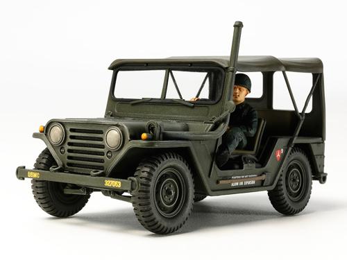 ■商品説明【ベトナム戦争の情景製作に欠かせない】第二次大戦中に活躍したジープの後継車として、1959年に登場したのがアメリカ軍のM151です。軽量なセミモノコックボディやコイルスプリングによる4輪独立懸架の足まわりなど、次世代の軍用車輌とし...