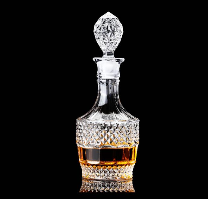 採寸は下記通りです。 【状態】：新品未使用 ■★【サイズ】約750ml ：サイズ表をご参照ください。 ■★【無鉛ガラスの 輝き・透明度・強度】 鉛やバリウムなどの有害物質を含まないので、環境にやさしいクリスタルガラスです。上質で輝きと光沢、...