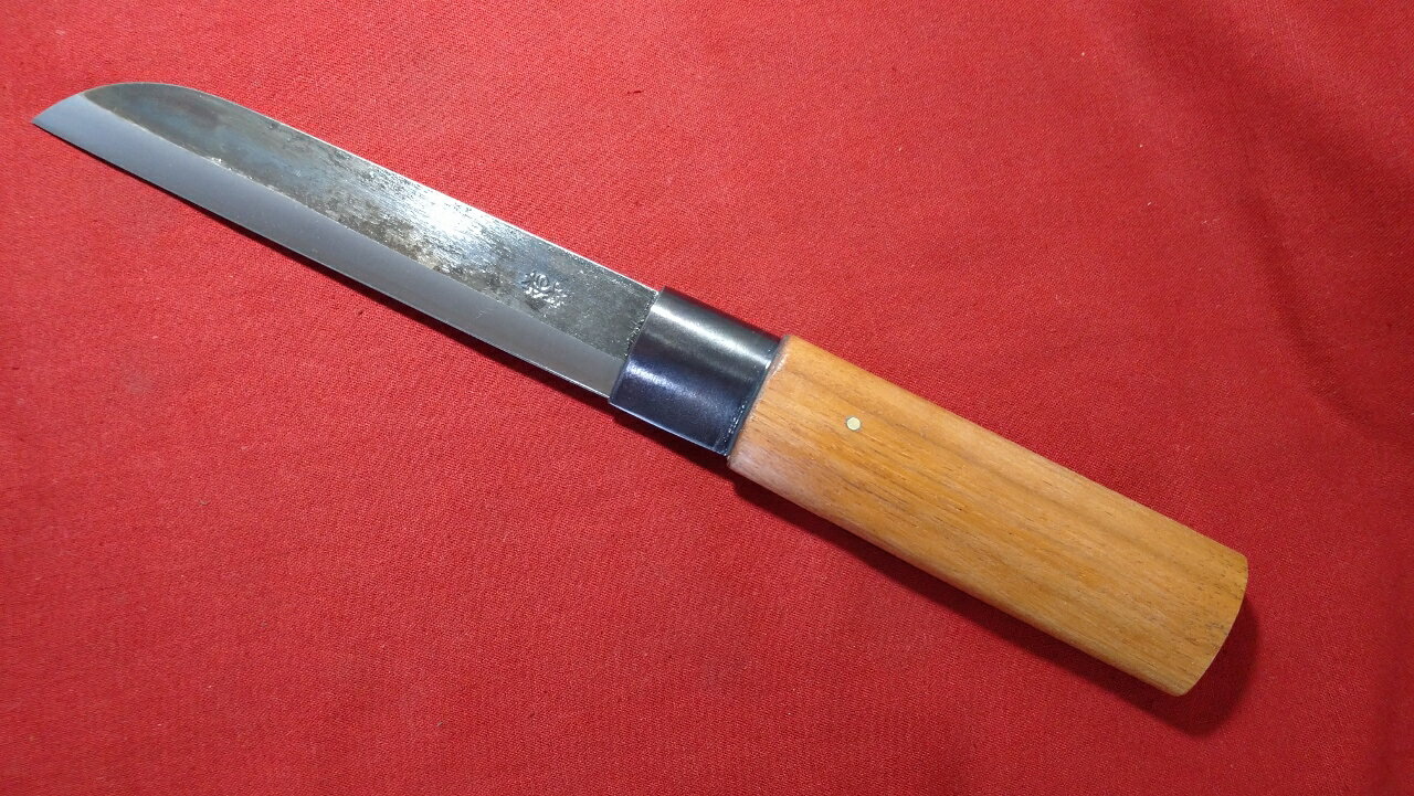 ■刃長　約170mm ■刃厚　両刃 約5mm ■鋼材　日本鋼割込 ■柄　　ブラッドウッド ■竹細工に多用途に使えて便利です ■口金の所も利用して、竹の繊維を削るときなどに使います ■ご使用前に好みで研ぎなおして、ご使用することをお勧めいたし...