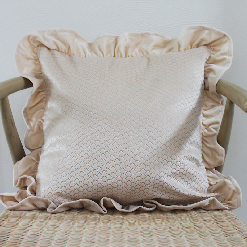 PRODUCT INFORMATION サイズ 55cm x 55cm (クッション部分 45cm x 45cm ) 素材 ベロア（ポリエステル） 発送目安 1、2営業日で発送致します。(完売の場合、次回入荷はございません。) 洗濯方法 洗...