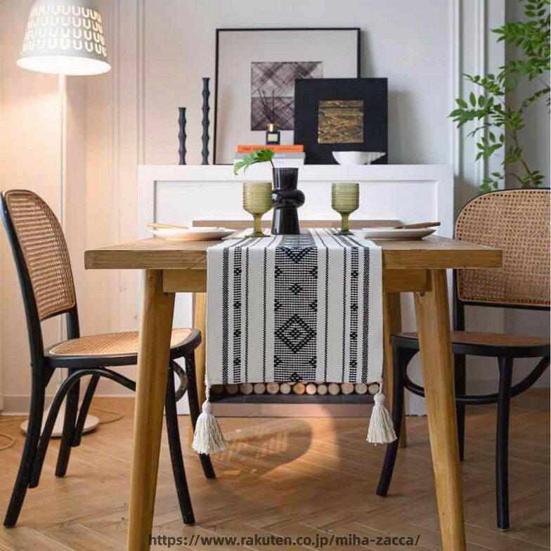 ・カテゴリ: テーブルランナー・素材: ポリエステル・形状: 長方形・カラー展開: ホワイト、ピンク、ブラック、ライトグレー、イエロー、ライトグリーン・サイズ展開: 35*120、35*140、35*160、35*180、35*200、35...